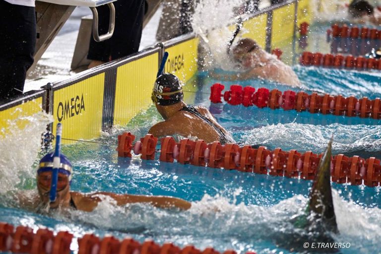 ¿Qué es la natación con aletas?